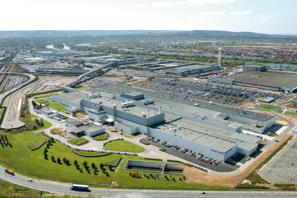 Poissy : PSA va fabriquer un nouveau modèle de SUV Opel