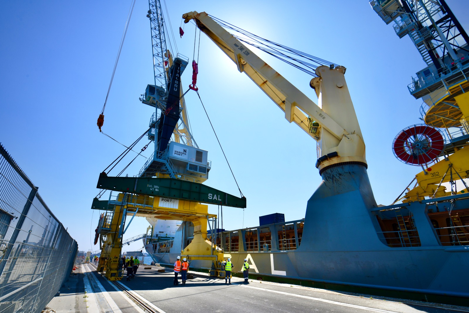 Au Havre, deux nouvelles grues sur rails pour l’activité croisière